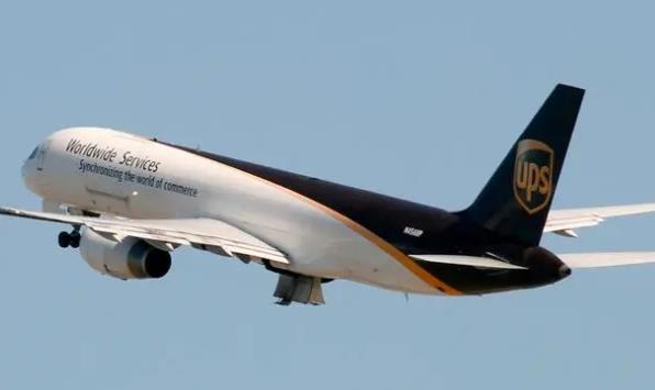 UPS国际快递为什么分蓝单和红单（一文详解ups快蓝单红单的不同点）-百运网